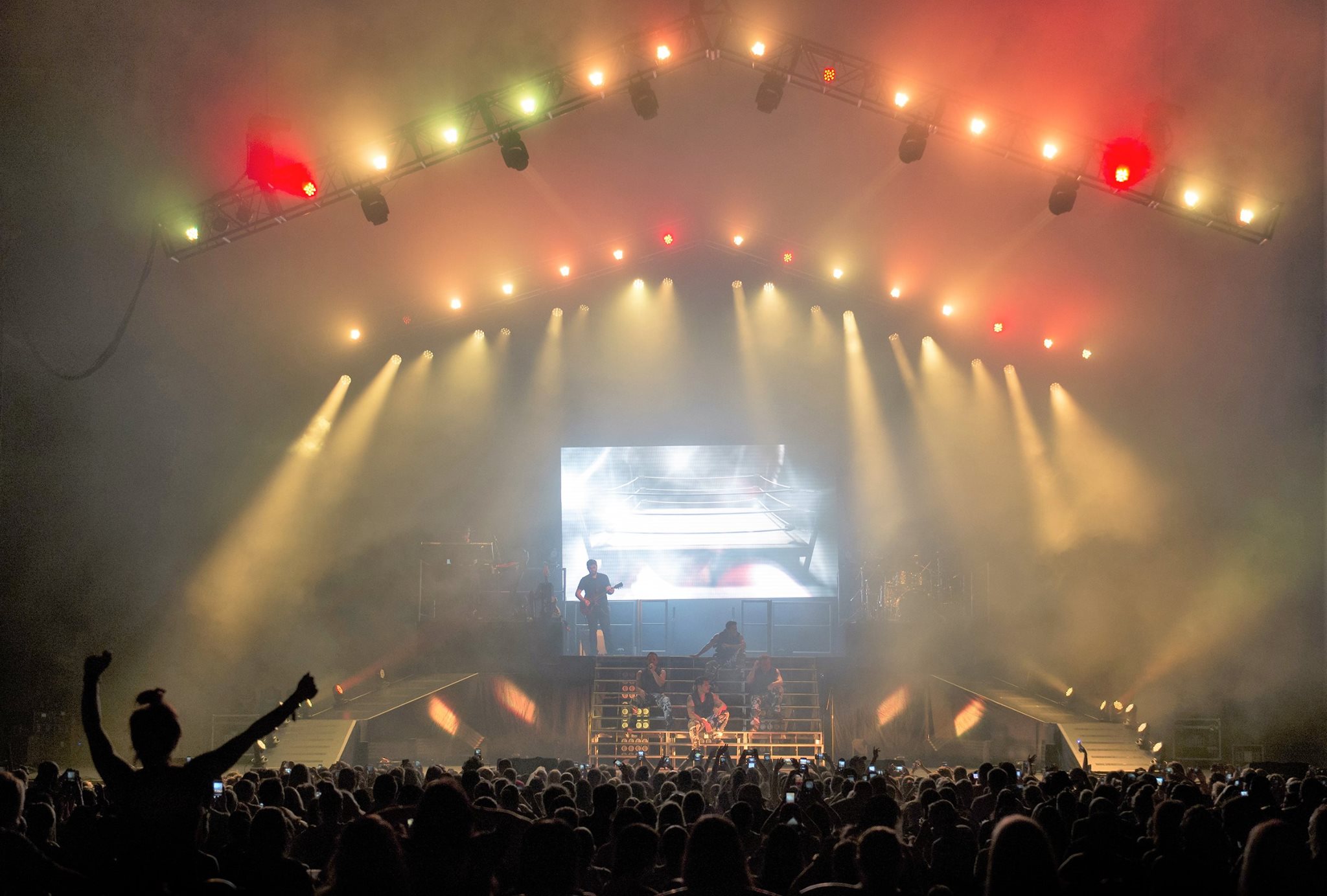 Butch Allen Gives 98 Degrees Tour Big Looks With Maverick MK2 Wash ...