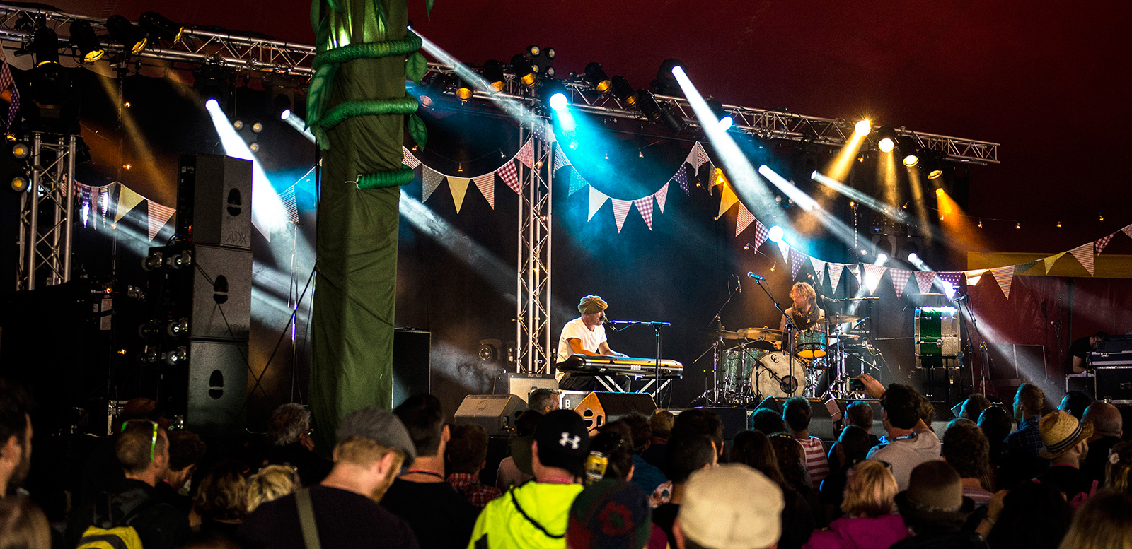 GLS Lighting Warms Glastonbury’s Avalon Stage With CHAUVET Professional ...