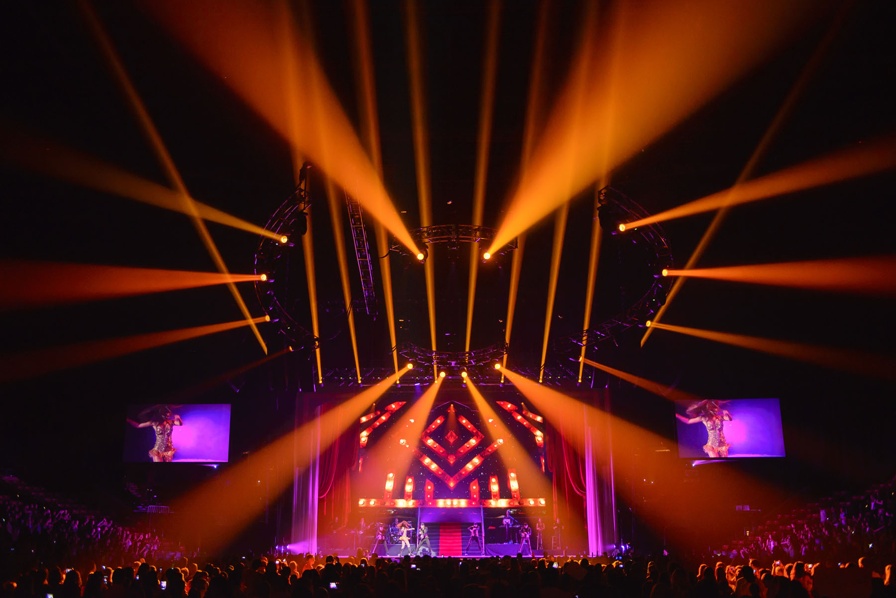 Seth Jackson: Crossing the Theatrical Bridge - CHAUVET Professional