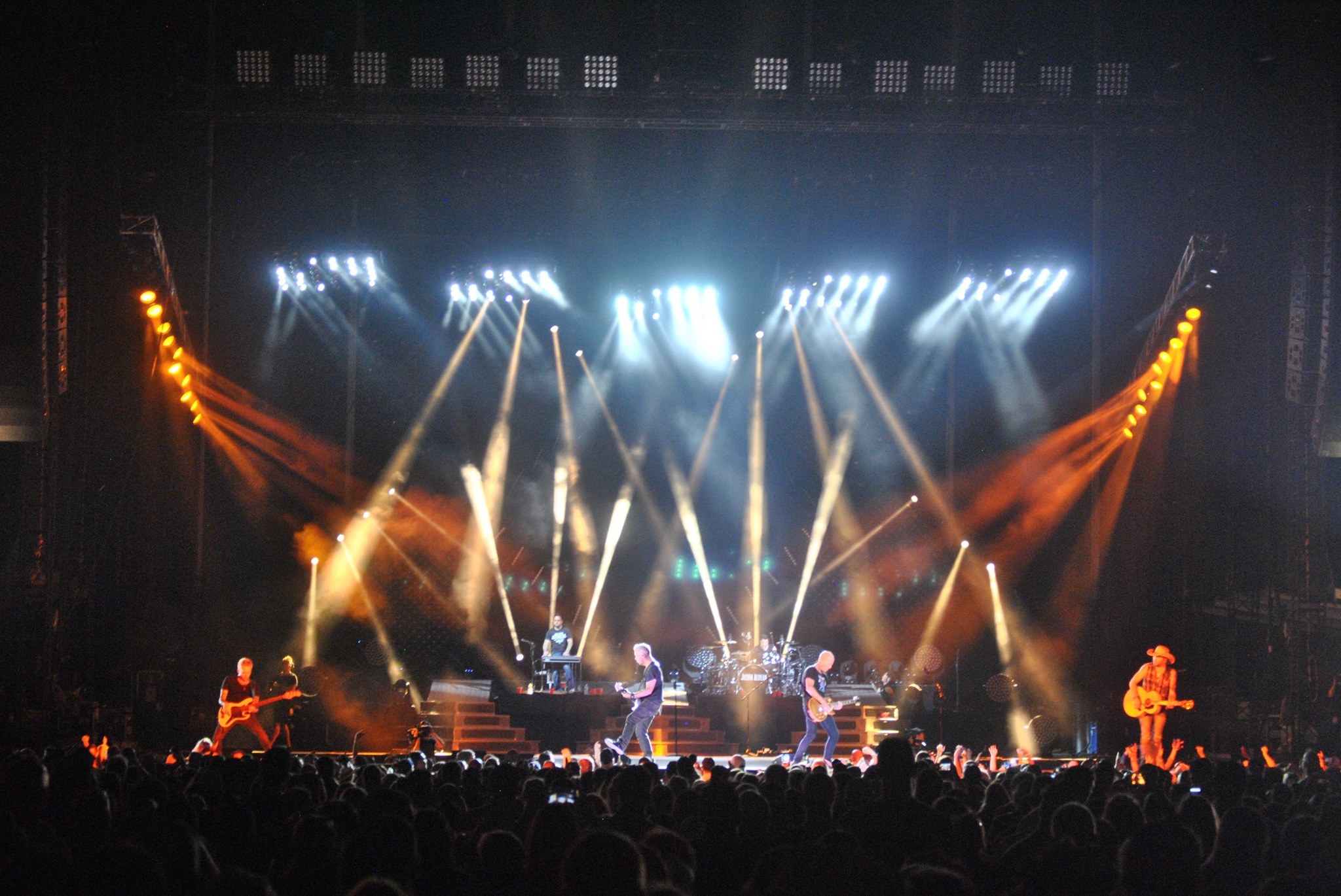 Rogues Rock Fenway Park For Jason Aldean-Kid Rock Concert - CHAUVET ...