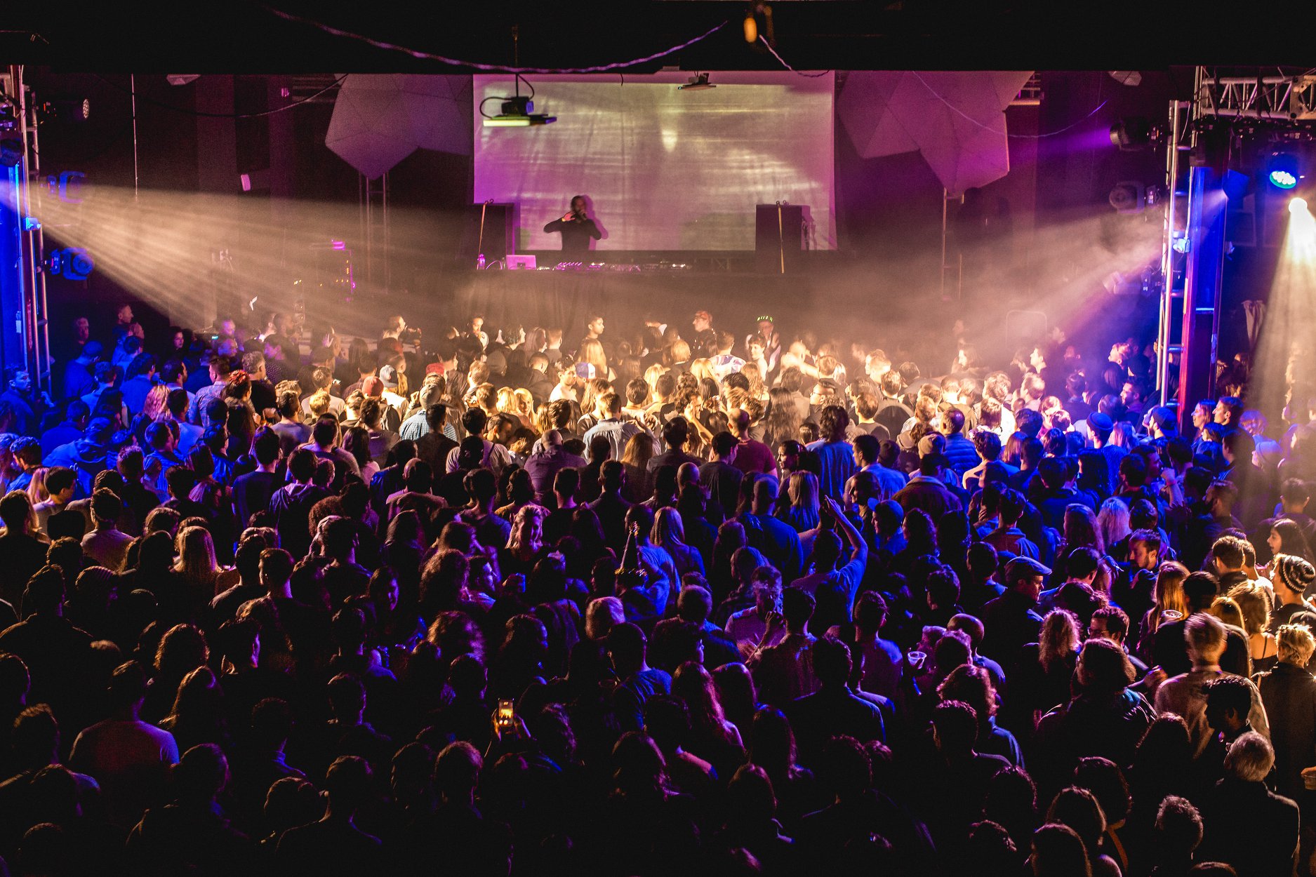 Bryce Cherpelis Backs Bonobo’s New Look With CHAUVET Professional ...