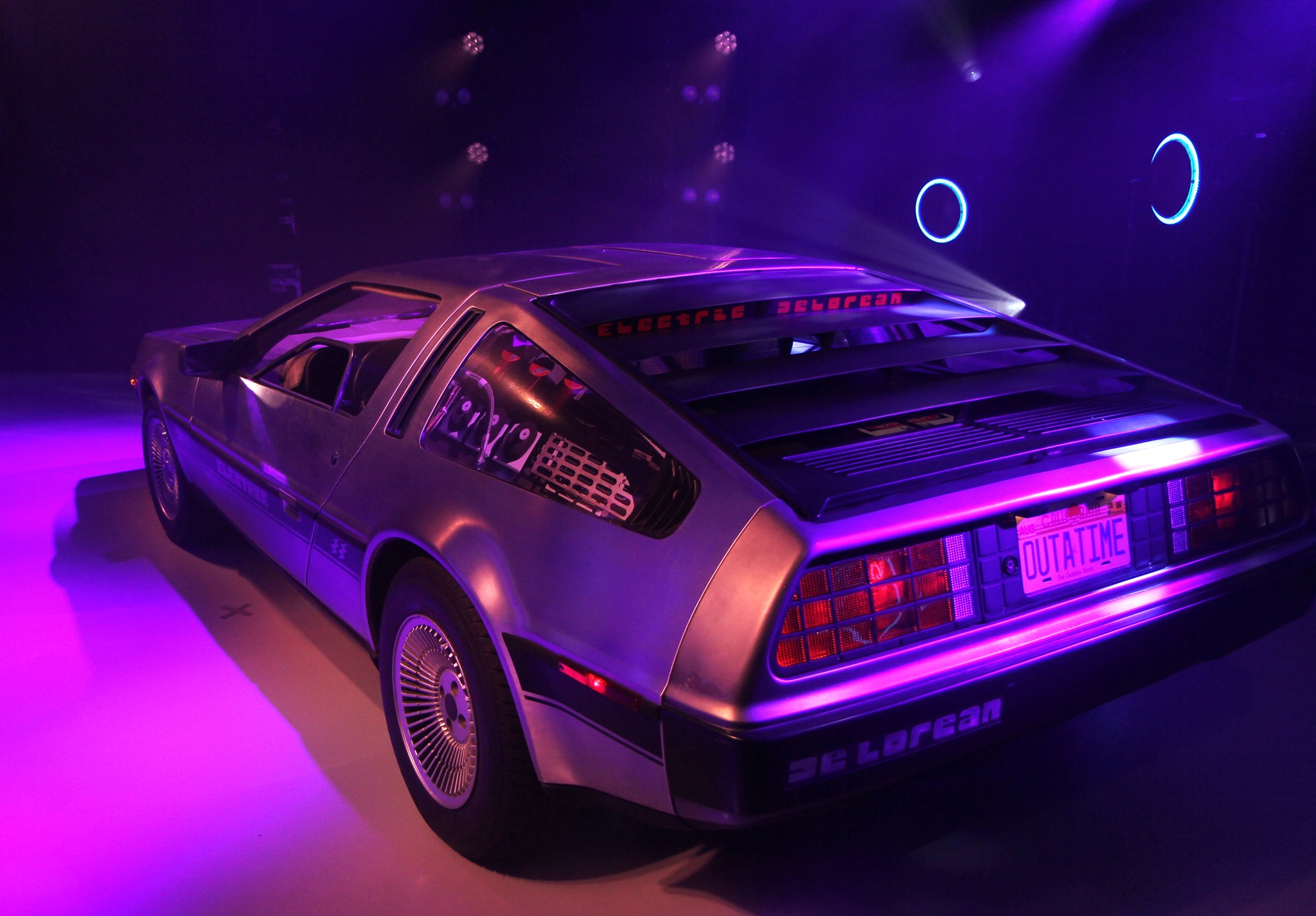 Squeek Lights Puts Car Photo Sessions In Gear With CHAUVET Professional ...