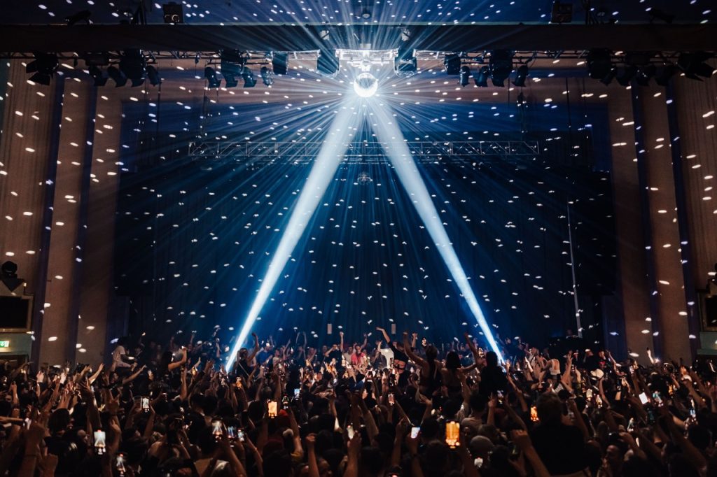 Ed Warren – Spontaneous Light - CHAUVET Professional