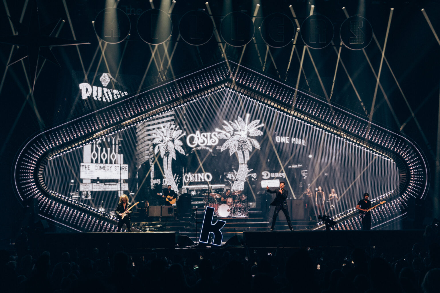 Steven Douglas – Batten Bright - CHAUVET Professional