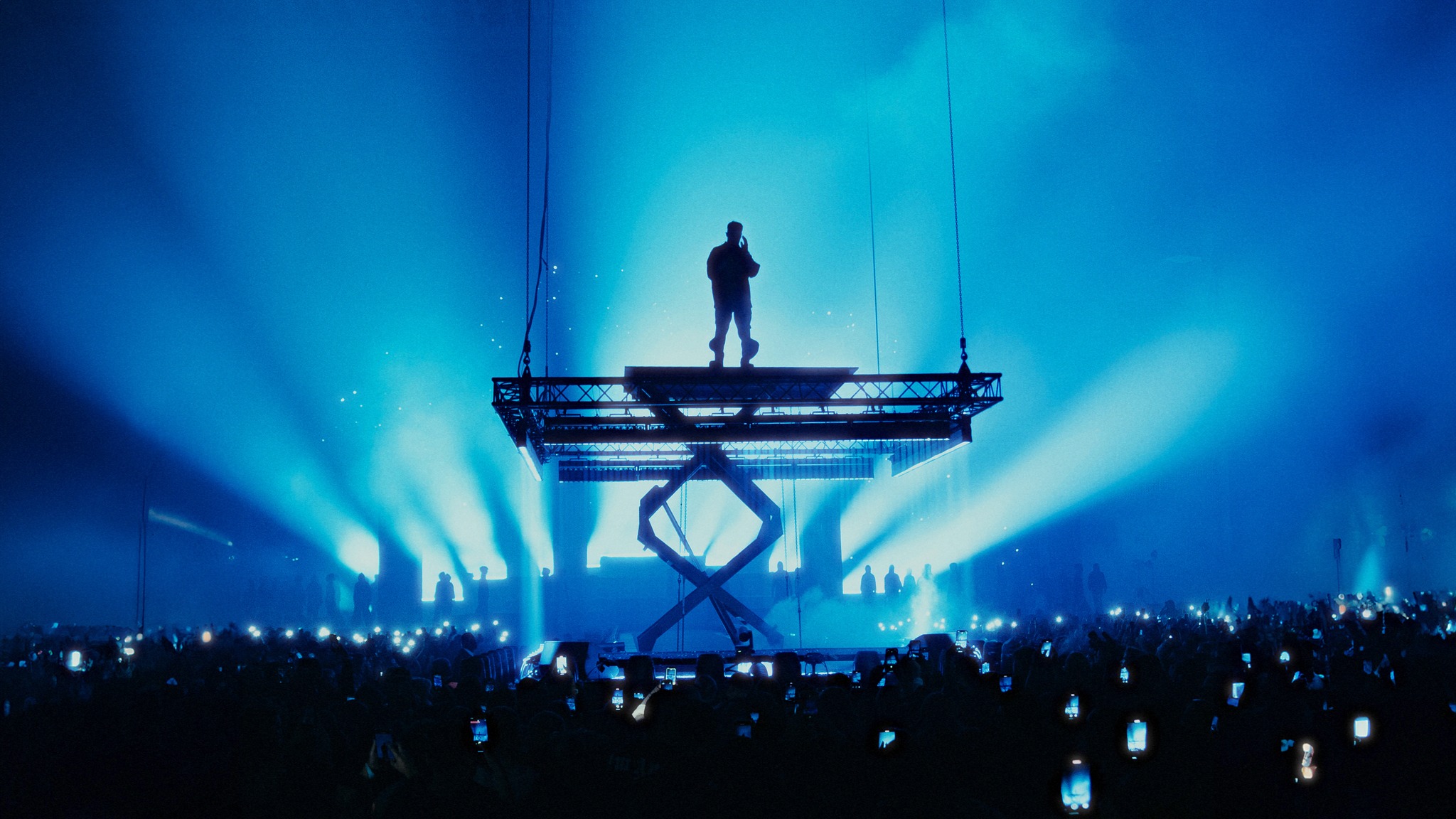 Jakob Larsson’s “Visual Rooms” Immerse at Tele2 Arena for Ant Wan with ...