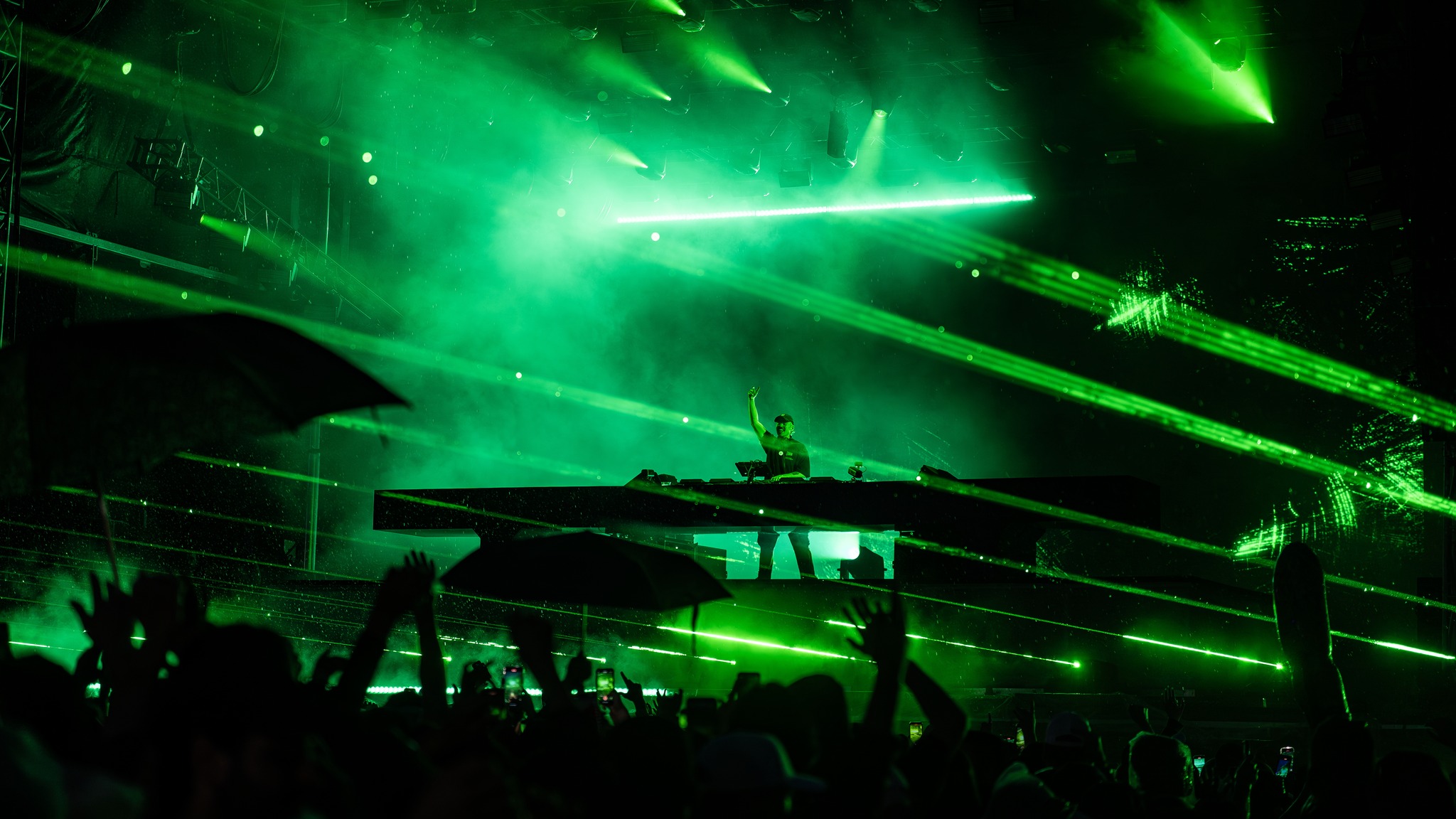 Onedot Supports Dom Dolla’s Montreal Performance with CHAUVET ...